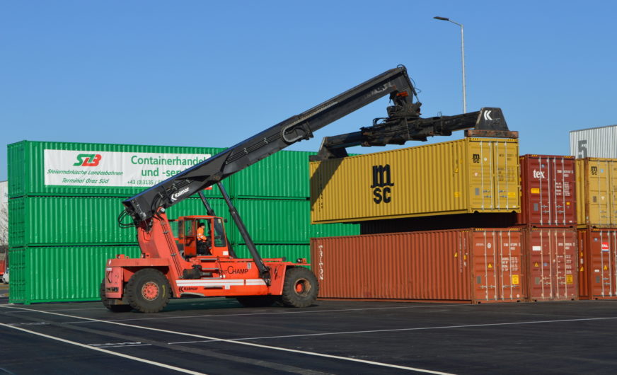Mehr Platz für Container im Cargo Center Graz - Österreichische ...