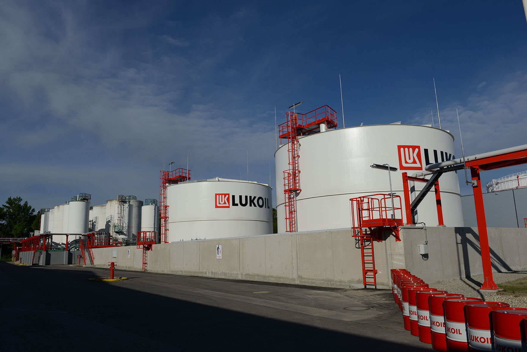 Lukoil Lubricants eröffnet Logistikdrehscheibe in Wien ...