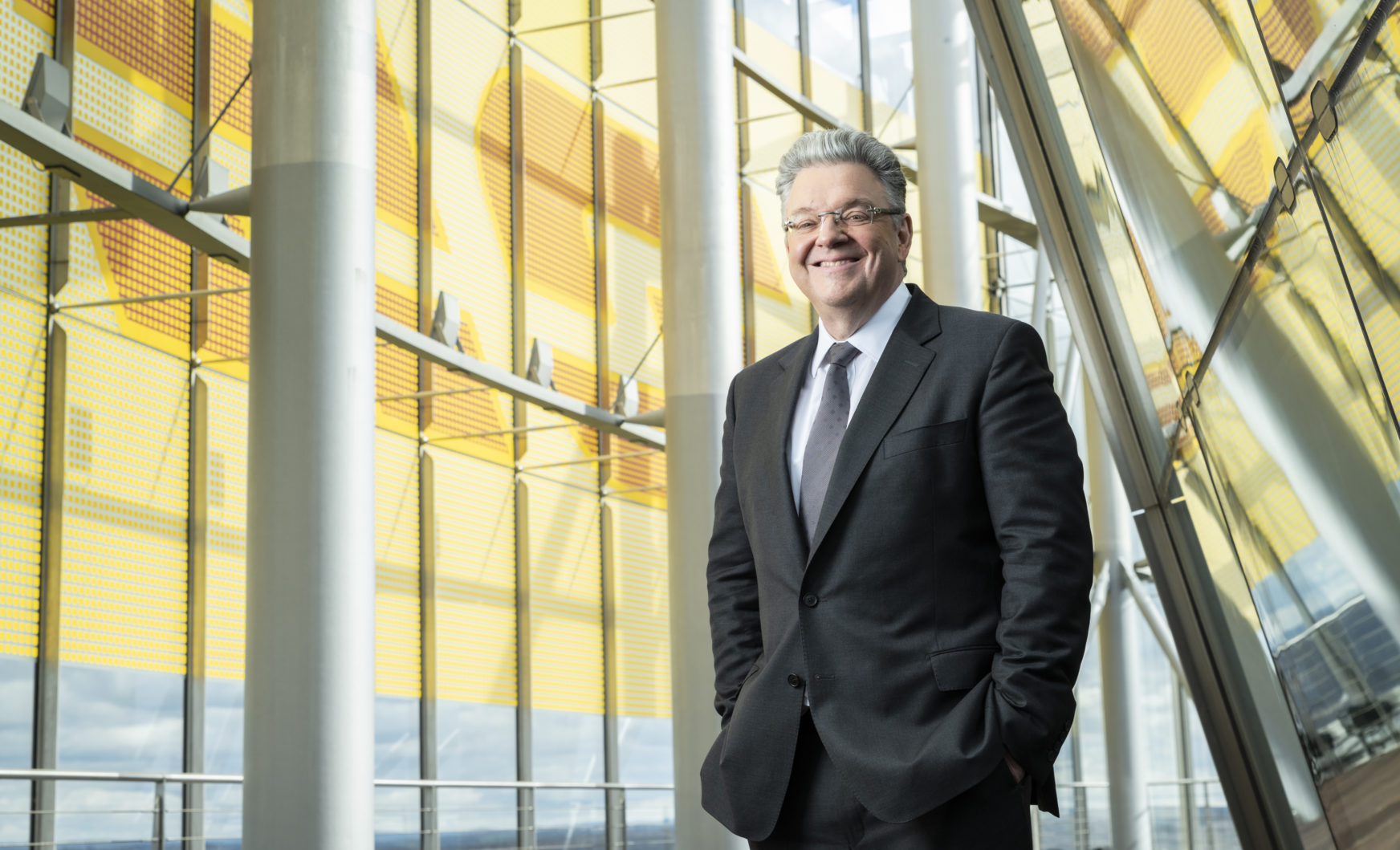 DHL Express: 50 Jahre im Zeichen der globalen Logistik ...
