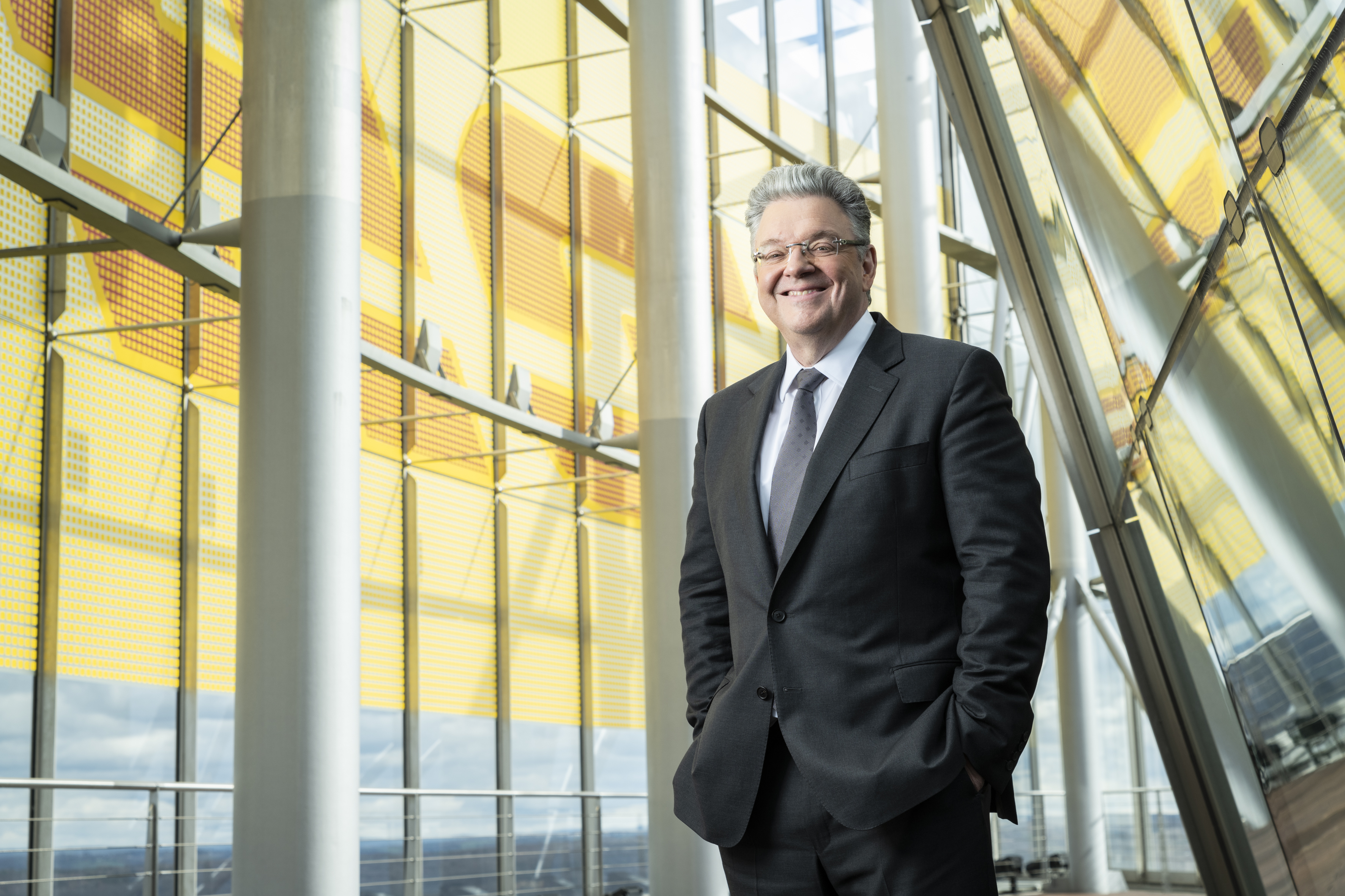 DHL Express: 50 Jahre im Zeichen der globalen Logistik ...