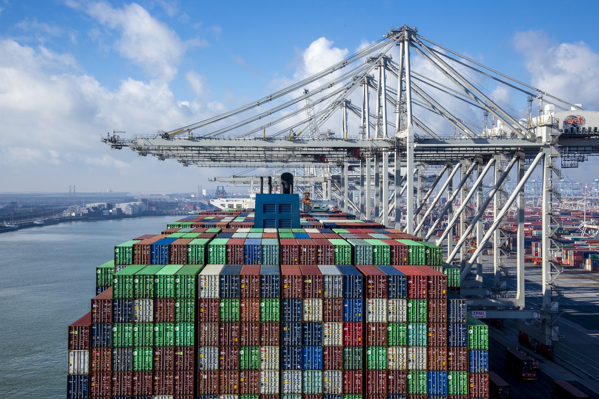 Containerschiff „Ever Given“ trifft in Rotterdam ein - Österreichische ...