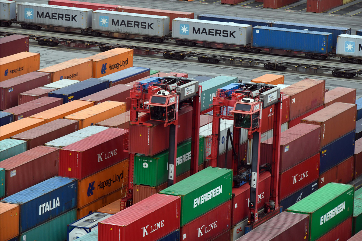 KV-Spezialist EGIM kommt in den JadeWeserPort - Österreichische Verkehrszeitung