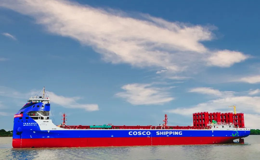 Cosco lässt E-Containershiff vom Stapel laufen - Österreichische ...