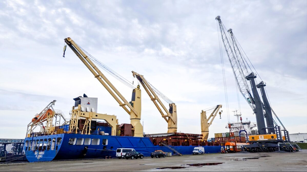 Mukran Port bewährt sich bei High & Heavy Verladungen - Österreichische ...