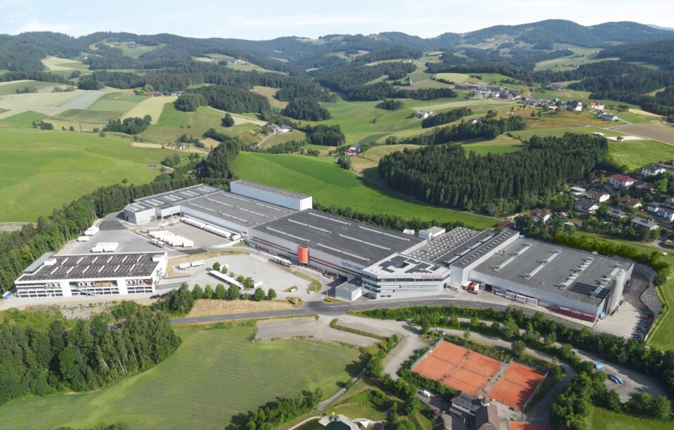 Internorm erweitert Hochregallager in Sarleinsbach - Österreichische ...