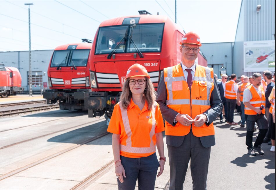 DB Cargo: Erste Cargo-Lok für automatisierte Bahntransporte ...