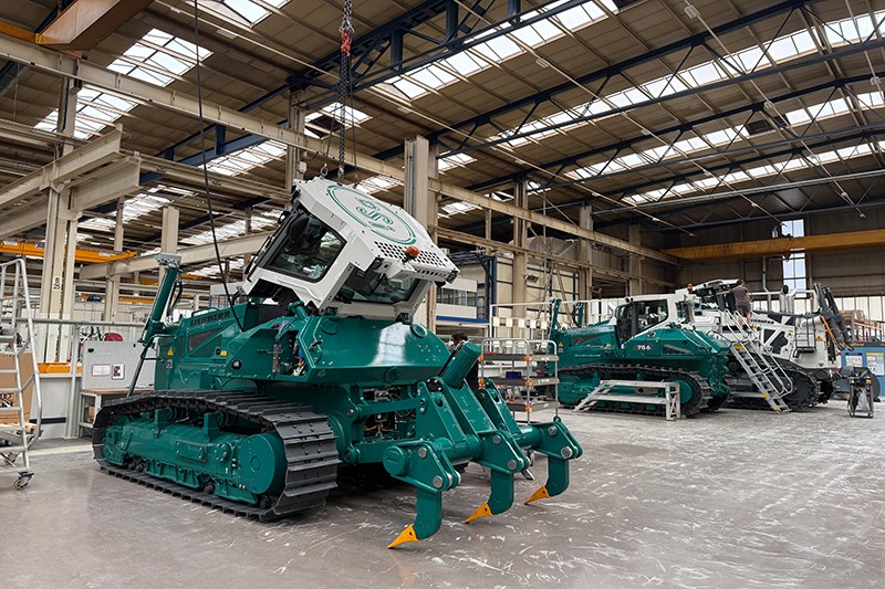 Liebherr-Werk in Telfs erhält Großauftrag von DSİ - Österreichische ...