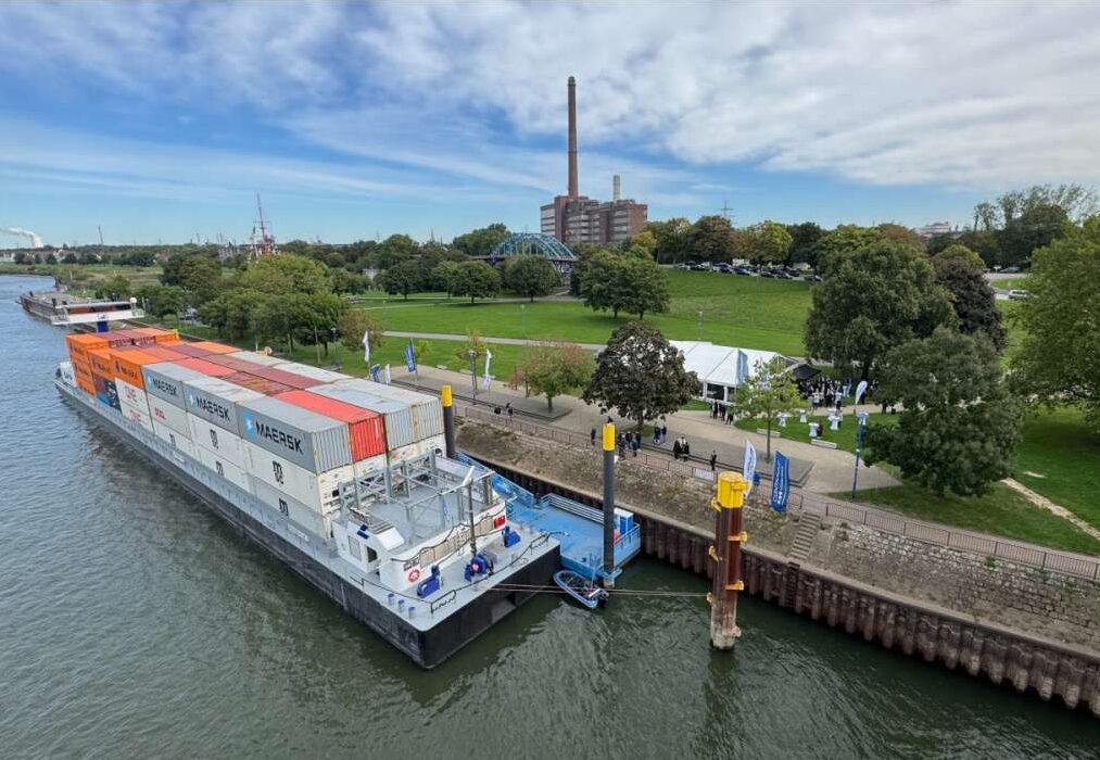 Rhenus und Contargo lassen Hybridschiff vom Stapel - Österreichische ...